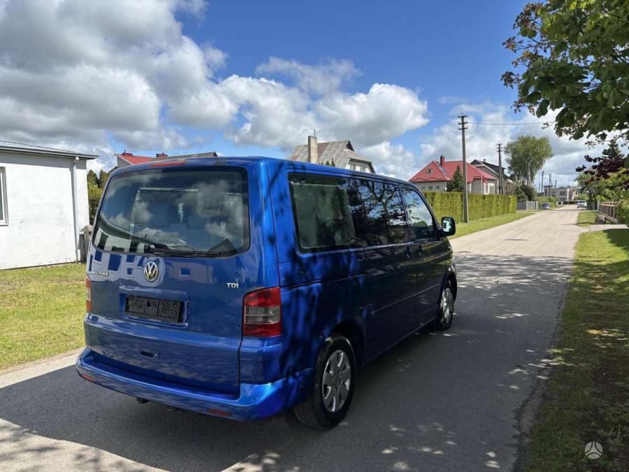 Zils Volkswagen Multivan 2004 Jurbarkas, ar dzinēja tilpumu 2.46 L un nobraukumu 265 tūkst. km par 5900 €, foto 6 vietnē AUTOMOTO.COM.LV