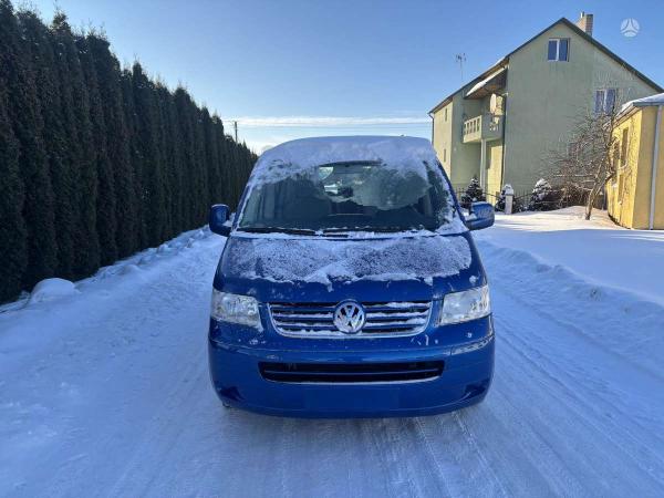 Blue Volkswagen Multivan 2004 in Jurbarkas, with an engine capacity of 2.46 L and mileage of 265 thousand km for 6400 €, photo 2 on AUTOMOTO.COM.LV