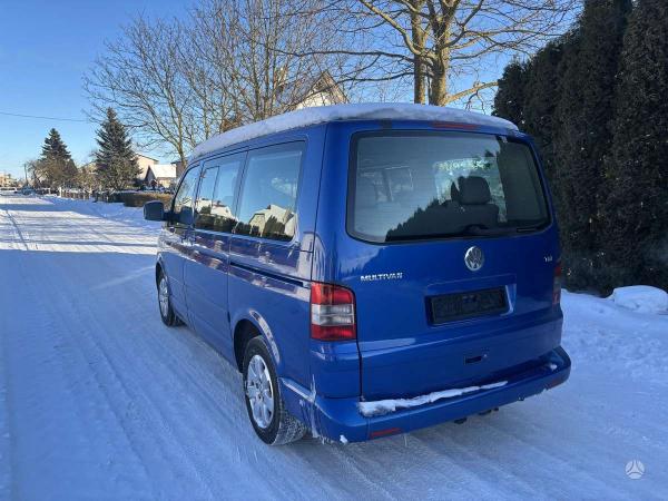 Blue Volkswagen Multivan 2004 in Jurbarkas, with an engine capacity of 2.46 L and mileage of 265 thousand km for 6400 €, photo 6 on AUTOMOTO.COM.LV