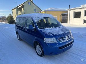 Zils Volkswagen Multivan 2004 Jurbarkas, ar dzinēja tilpumu 2.46 L un nobraukumu 265 tūkst. km par 6200 €, foto  vietnē AUTOMOTO.COM.LV