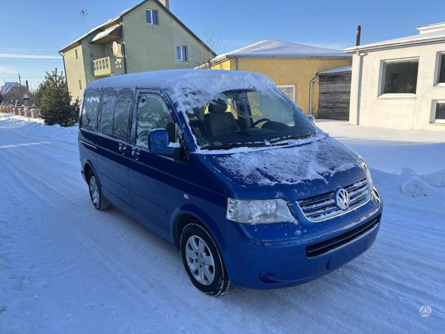Blue Volkswagen Multivan 2004 in Jurbarkas, with an engine capacity of 2.46 L and mileage of 265 thousand km for 6200 €, photo 1 on AUTOMOTO.COM.LV