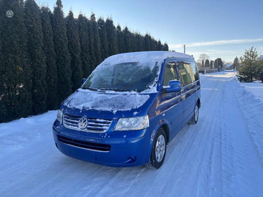 Blue Volkswagen Multivan 2004 in Jurbarkas, with an engine capacity of 2.46 L and mileage of 266 thousand km for 6100 €, photo 1 on AUTOMOTO.COM.LV