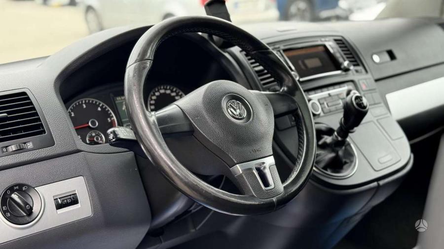 Zils Volkswagen Multivan 2010 Radviliškis, ar dzinēja tilpumu 2.00 L un nobraukumu 355 tūkst. km par 11200 €, foto 14 vietnē AUTOMOTO.COM.LV