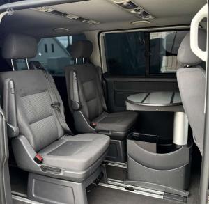 Zils Volkswagen Multivan 2010 Radviliškis, ar dzinēja tilpumu 2.00 L un nobraukumu 355 tūkst. km par 11200 €, foto 26 vietnē AUTOMOTO.COM.LV