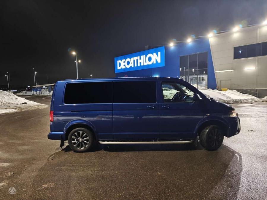 Zils Volkswagen Multivan 2015 Viļņa, ar dzinēja tilpumu 1.97 L un nobraukumu 295 tūkst. km par 14950 €, foto 8 vietnē AUTOMOTO.COM.LV