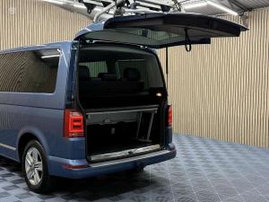Zils Volkswagen Multivan 2015 Marijampole, ar dzinēja tilpumu 1.97 L un nobraukumu 229 tūkst. km par 23350 €, foto 13 vietnē AUTOMOTO.COM.LV