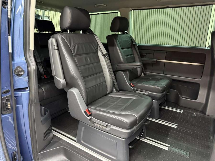 Zils Volkswagen Multivan 2015 Marijampole, ar dzinēja tilpumu 1.97 L un nobraukumu 229 tūkst. km par 23350 €, foto 20 vietnē AUTOMOTO.COM.LV