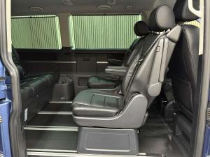 Zils Volkswagen Multivan 2015 Marijampole, ar dzinēja tilpumu 1.97 L un nobraukumu 229 tūkst. km par 23350 €, foto 25 vietnē AUTOMOTO.COM.LV