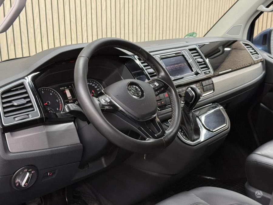 Zils Volkswagen Multivan 2015 Marijampole, ar dzinēja tilpumu 1.97 L un nobraukumu 229 tūkst. km par 23350 €, foto 29 vietnē AUTOMOTO.COM.LV