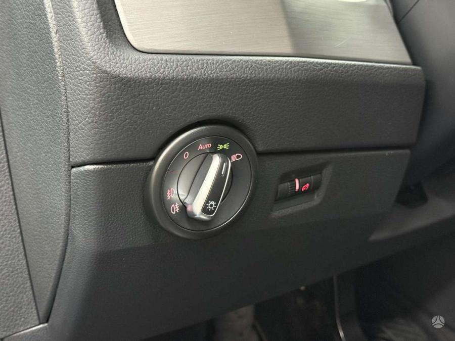 Zils Volkswagen Multivan 2015 Marijampole, ar dzinēja tilpumu 1.97 L un nobraukumu 229 tūkst. km par 23350 €, foto 31 vietnē AUTOMOTO.COM.LV
