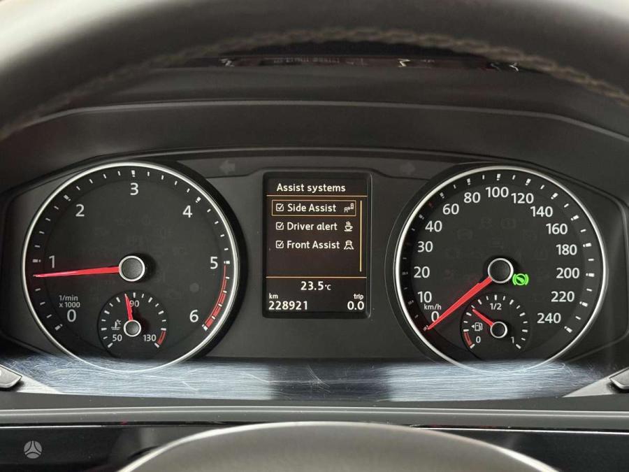 Zils Volkswagen Multivan 2015 Marijampole, ar dzinēja tilpumu 1.97 L un nobraukumu 229 tūkst. km par 23350 €, foto 33 vietnē AUTOMOTO.COM.LV