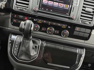 Zils Volkswagen Multivan 2015 Marijampole, ar dzinēja tilpumu 1.97 L un nobraukumu 229 tūkst. km par 23350 €, foto 36 vietnē AUTOMOTO.COM.LV