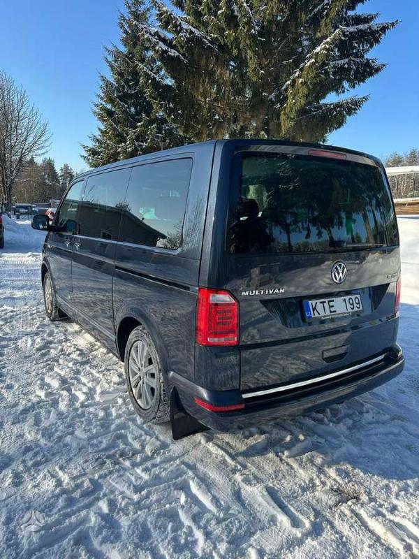 Zils Volkswagen Multivan 2018 Viļņa, ar dzinēja tilpumu 1.97 L un nobraukumu 268 tūkst. km par 29500 €, foto 3 vietnē AUTOMOTO.COM.LV