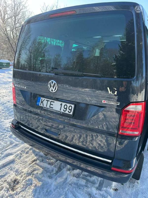 Zils Volkswagen Multivan 2018 Viļņa, ar dzinēja tilpumu 1.97 L un nobraukumu 268 tūkst. km par 29500 €, foto 5 vietnē AUTOMOTO.COM.LV