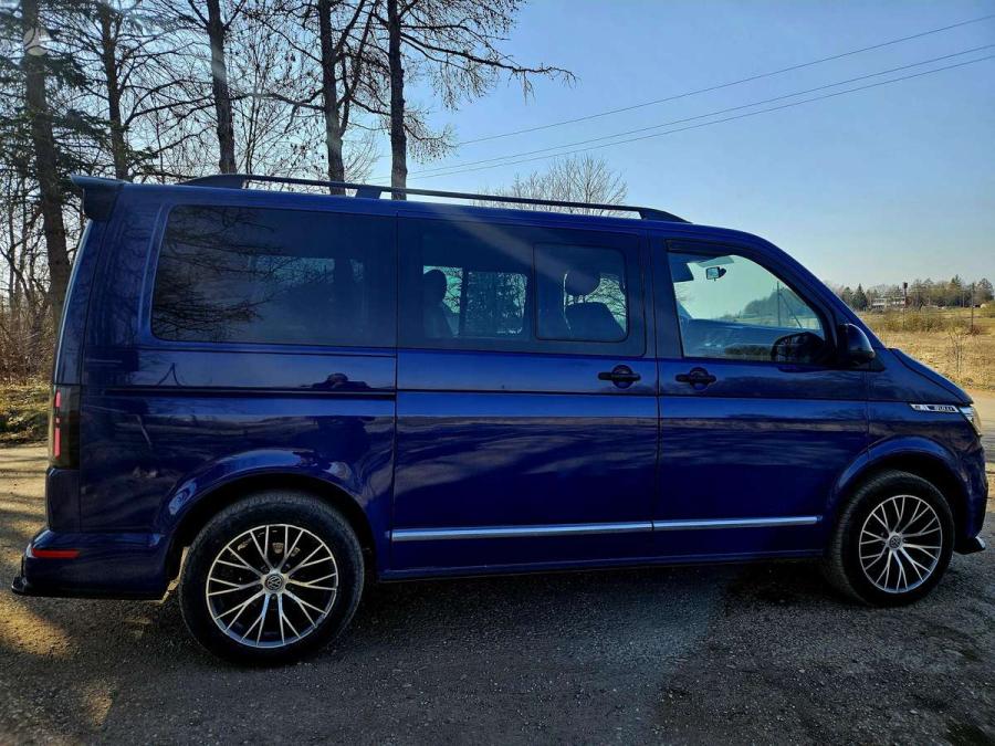 Blue Volkswagen Multivan 2023 in Kaisiadorys, with an engine capacity of 2.00 L and mileage of 50 thousand km for 30500 €, photo 9 on AUTOMOTO.COM.LV