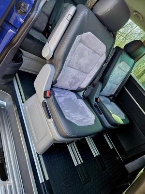 Blue Volkswagen Multivan 2023 in Kaisiadorys, with an engine capacity of 2.00 L and mileage of 50 thousand km for 30500 €, photo 12 on AUTOMOTO.COM.LV