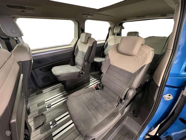Zils Volkswagen Multivan 2024 Kauņa, ar dzinēja tilpumu 1.97 L un nobraukumu 31 tūkst. km par 52500 €, foto 8 vietnē AUTOMOTO.COM.LV