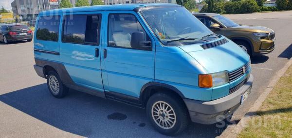 Zils Volkswagen Multivan 1992 Rīga, ar dzinēja tilpumu 1.90 L un nobraukumu 325 tūkst. km par 2200 €, foto 2 vietnē AUTOMOTO.COM.LV