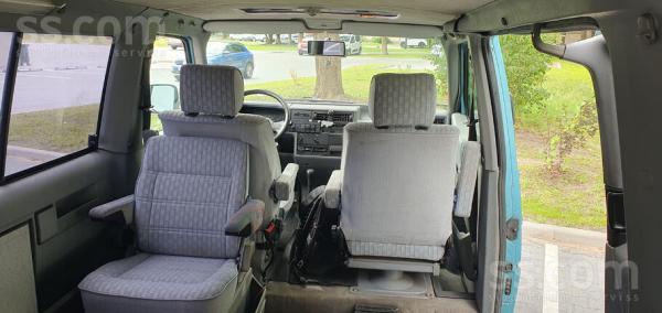 Zils Volkswagen Multivan 1992 Rīga, ar dzinēja tilpumu 1.90 L un nobraukumu 325 tūkst. km par 2200 €, foto 5 vietnē AUTOMOTO.COM.LV