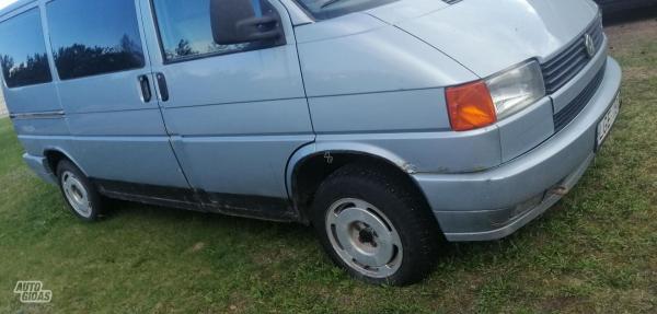 Zils Volkswagen Multivan 1994 Alīta, ar dzinēja tilpumu 2.40 L un nobraukumu 450 tūkst. km par 1350 €, foto 3 vietnē AUTOMOTO.COM.LV
