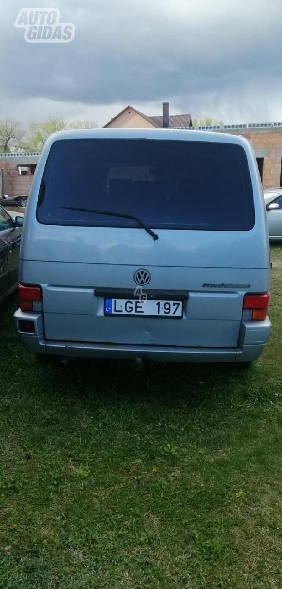 Blue Volkswagen Multivan 1994 in Alytus, with an engine capacity of 2.40 L and mileage of 450 thousand km for 1350 €, photo 6 on AUTOMOTO.COM.LV