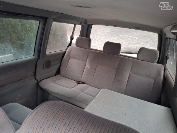 Zils Volkswagen Multivan 1994 Alīta, ar dzinēja tilpumu 2.40 L un nobraukumu 450 tūkst. km par 1350 €, foto 7 vietnē AUTOMOTO.COM.LV