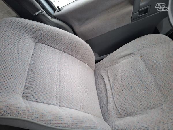 Zils Volkswagen Multivan 1994 Alīta, ar dzinēja tilpumu 2.40 L un nobraukumu 450 tūkst. km par 1350 €, foto 9 vietnē AUTOMOTO.COM.LV