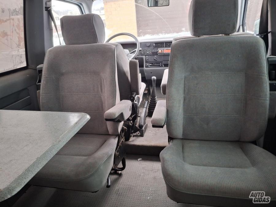 Blue Volkswagen Multivan 1994 in Alytus, with an engine capacity of 2.40 L and mileage of 450 thousand km for 1350 €, photo 12 on AUTOMOTO.COM.LV