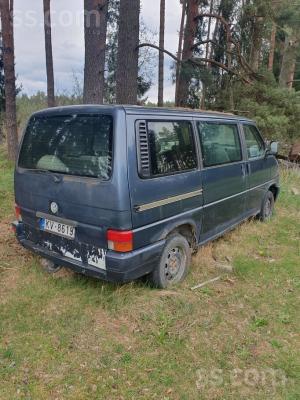 Zils Volkswagen Multivan 1995 Kuldīga, ar dzinēja tilpumu 2.40 L un nobraukumu 600 tūkst. km par 15900 €, foto 1 vietnē AUTOMOTO.COM.LV