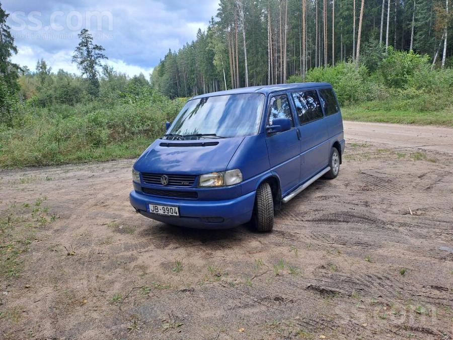 Zils Volkswagen Multivan 1996 Rīga, ar dzinēja tilpumu 2.50 L un nobraukumu 361 tūkst. km par 2550 €, foto 1 vietnē AUTOMOTO.COM.LV