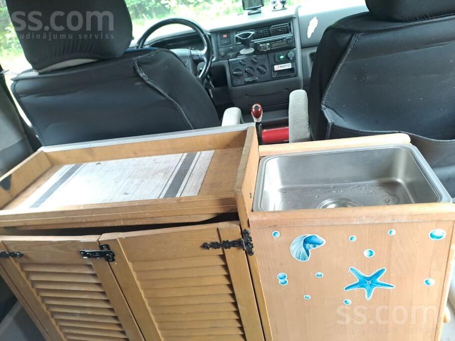 Zils Volkswagen Multivan 1996 Rīga, ar dzinēja tilpumu 2.50 L un nobraukumu 361 tūkst. km par 2550 €, foto 17 vietnē AUTOMOTO.COM.LV