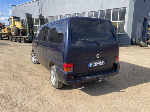 Blue Volkswagen Multivan 1998 in Jekabpils, with an engine capacity of 2.50 L and mileage of 427 thousand km for 3900 €, photo 4 on AUTOMOTO.COM.LV