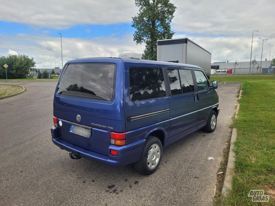 Blue Volkswagen Multivan 1998 in Vilnius, with an engine capacity of 2.50 L and mileage of 346 thousand km for 4650 €, photo 9 on AUTOMOTO.COM.LV