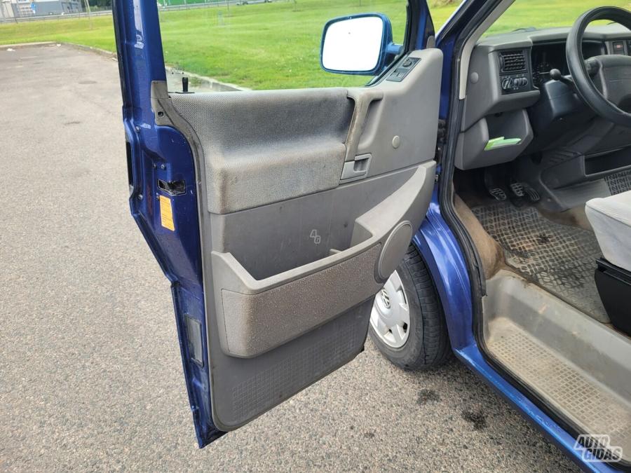 Blue Volkswagen Multivan 1998 in Vilnius, with an engine capacity of 2.50 L and mileage of 346 thousand km for 4650 €, photo 20 on AUTOMOTO.COM.LV