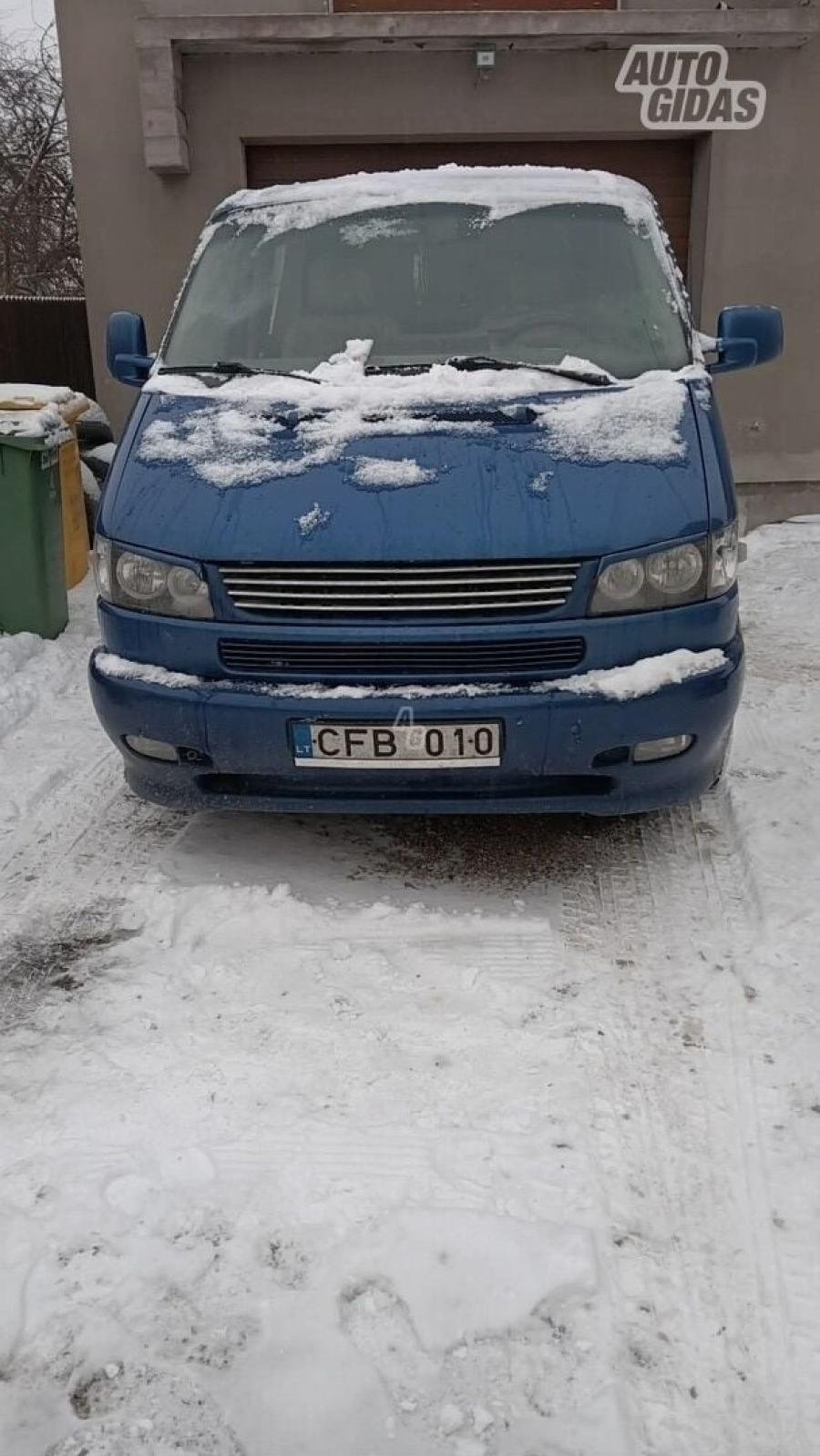 Blue Volkswagen Multivan 1999 in Siauliai, with an engine capacity of 2.50 L and mileage of 400 thousand km for 3200 €, photo 1 on AUTOMOTO.COM.LV