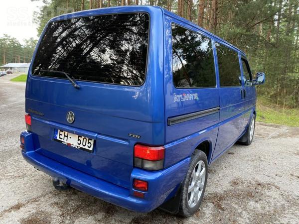 Zils Volkswagen Multivan 1999 Rīga, ar dzinēja tilpumu 2.50 L un nobraukumu 236 tūkst. km par 12800 €, foto 3 vietnē AUTOMOTO.COM.LV