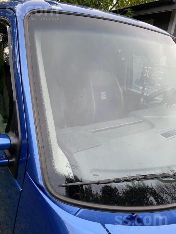 Zils Volkswagen Multivan 1999 Rīga, ar dzinēja tilpumu 2.50 L un nobraukumu 236 tūkst. km par 12800 €, foto 6 vietnē AUTOMOTO.COM.LV
