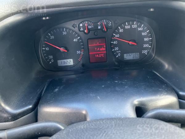Zils Volkswagen Multivan 1999 Rīga, ar dzinēja tilpumu 2.50 L un nobraukumu 333 tūkst. km par 5550 €, foto 4 vietnē AUTOMOTO.COM.LV