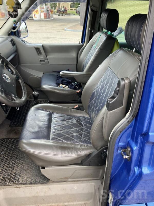 Zils Volkswagen Multivan 1999 Rīga, ar dzinēja tilpumu 2.50 L un nobraukumu 333 tūkst. km par 5550 €, foto 8 vietnē AUTOMOTO.COM.LV