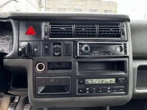 Zils Volkswagen Multivan 2000 Daugavpils, ar dzinēja tilpumu 2.50 L un nobraukumu 326 tūkst. km par 5270 €, foto 15 vietnē AUTOMOTO.COM.LV
