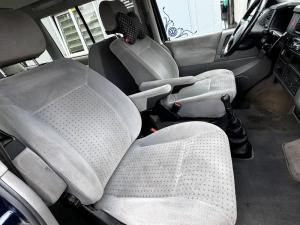 Zils Volkswagen Multivan 2000 Daugavpils, ar dzinēja tilpumu 2.50 L un nobraukumu 326 tūkst. km par 5270 €, foto 19 vietnē AUTOMOTO.COM.LV