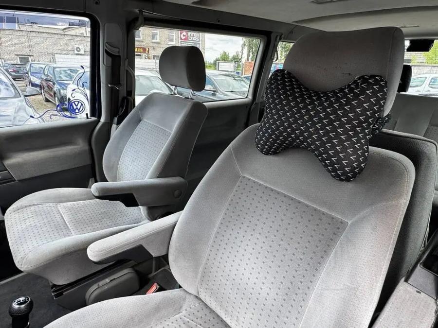 Zils Volkswagen Multivan 2000 Daugavpils, ar dzinēja tilpumu 2.50 L un nobraukumu 326 tūkst. km par 5270 €, foto 20 vietnē AUTOMOTO.COM.LV