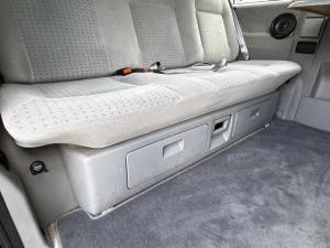 Zils Volkswagen Multivan 2000 Daugavpils, ar dzinēja tilpumu 2.50 L un nobraukumu 326 tūkst. km par 5270 €, foto 22 vietnē AUTOMOTO.COM.LV