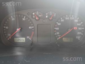 Blue Volkswagen Multivan 2000 in Aluksne, with an engine capacity of 2.50 L and mileage of 392 thousand km for 10700 €, photo 5 on AUTOMOTO.COM.LV