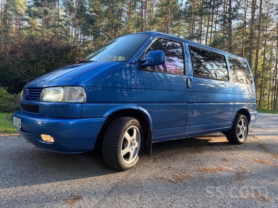 Blue Volkswagen Multivan 2001 in Riga, with an engine capacity of 2.50 L and mileage of 446 thousand km for 7200 €, photo 3 on AUTOMOTO.COM.LV