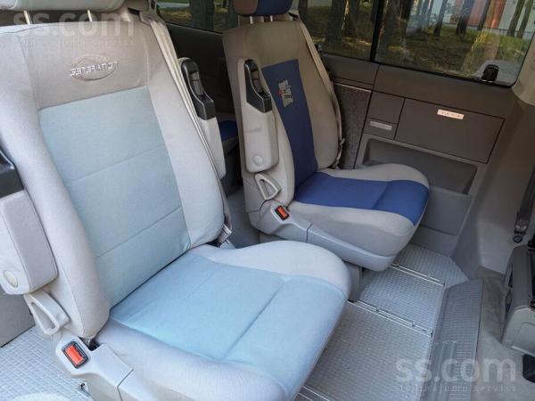 Blue Volkswagen Multivan 2001 in Riga, with an engine capacity of 2.50 L and mileage of 446 thousand km for 7200 €, photo 11 on AUTOMOTO.COM.LV