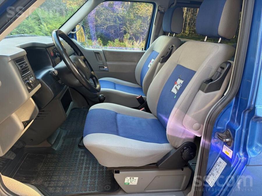 Blue Volkswagen Multivan 2001 in Riga, with an engine capacity of 2.50 L and mileage of 446 thousand km for 7200 €, photo 13 on AUTOMOTO.COM.LV