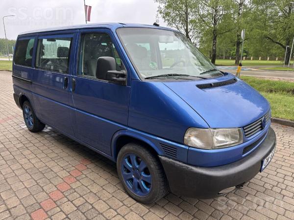 Zils Volkswagen Multivan 2002 Rīga, ar dzinēja tilpumu 2.50 L un nobraukumu 502 tūkst. km par 6100 €, foto 2 vietnē AUTOMOTO.COM.LV