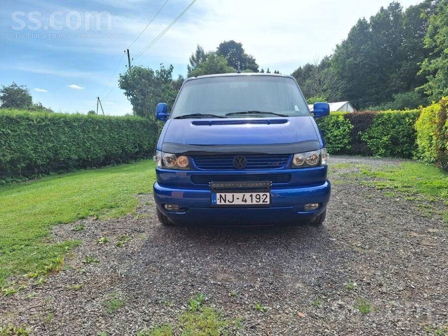 Zils Volkswagen Multivan 2002 Rīga, ar dzinēja tilpumu 2.50 L un nobraukumu 460 tūkst. km par 7500 €, foto 3 vietnē AUTOMOTO.COM.LV