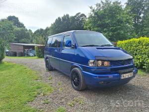 Zils Volkswagen Multivan 2002 Rīga, ar dzinēja tilpumu 2.50 L un nobraukumu 460 tūkst. km par 7500 €, foto 4 vietnē AUTOMOTO.COM.LV
